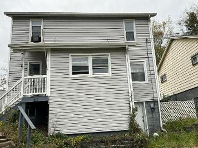 Pollock St