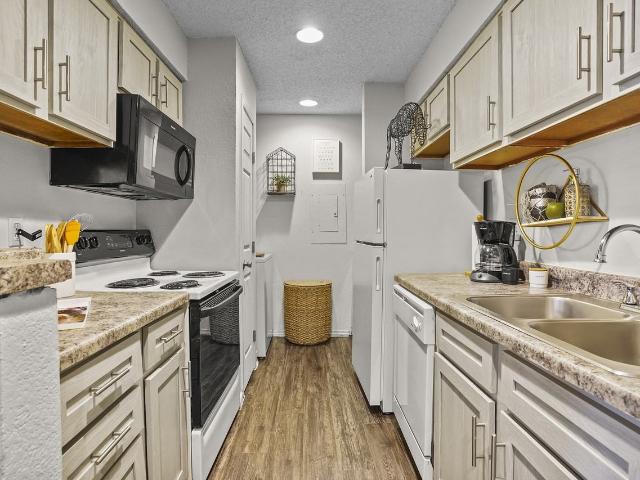 Polo Run Apartments 2 Bedroom Apartment for Rent at 7027 S Joplin Ave, Tulsa, OK 74136