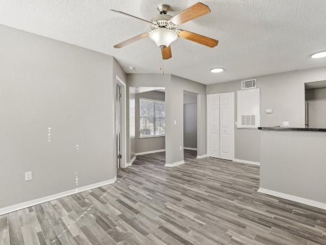 Polos 2 Bedroom Apartment for Rent at 5583 Gatlin Ave, Orlando, FL 32812 South Semoran