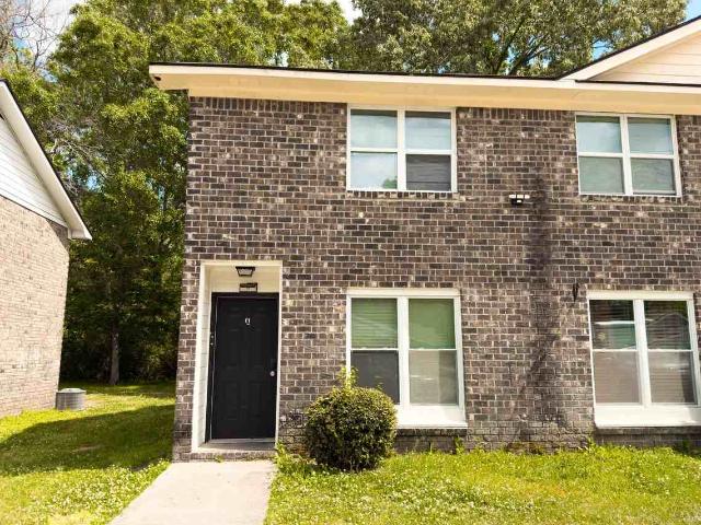 Popular location in Summerville 2 Bedroom Home for Rent at 121 Langley Dr, Summerville, SC 29485