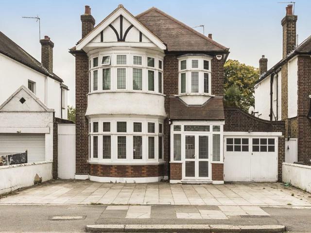 Popes Lane, Ealing W5, 4 bed detached house to rent, £4,800 pcm | PrimeLocation