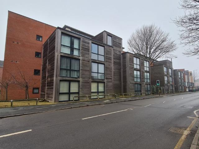 Poplar Court, Moss Lane East, Manchester. M16, 3 bed flat to rent, £1,425 pcm | PrimeLocation