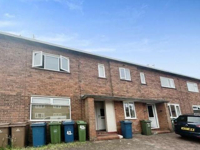 Poplar Close, Walton, 2 Bedroom Flat