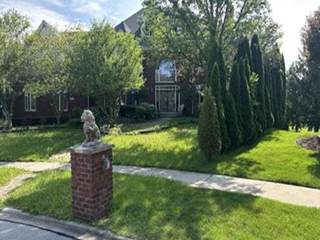 Poplar Creek Ct