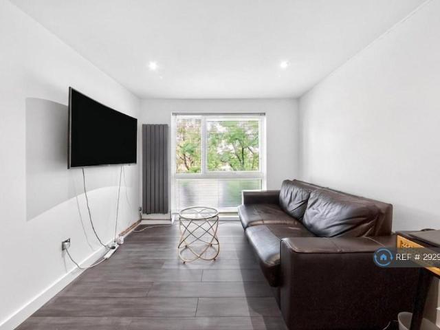 Poplar Grove, London, N11 1 bed flat to rent £1,600 pcm £369 pw