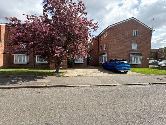 Poplar Grove, London N11, 2 bed flat to rent, £1,700 pcm | PrimeLocation