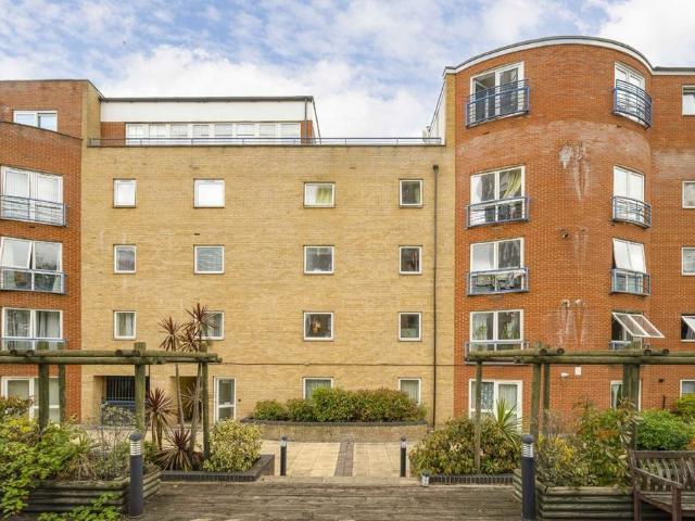 Poplar High Street, Canary Wharf, London E14, 2 bed flat to rent, £2,275 pcm | PrimeLocation