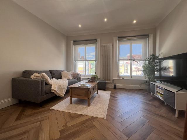 Poplar High Street, London E14, 1 bed flat to rent, £1,900 pcm | PrimeLocation