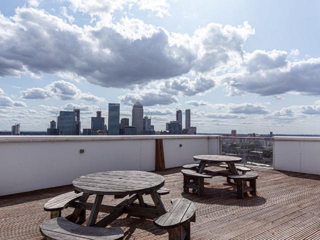 Poplar, London E14, Room to rent, £1,161 pcm | PrimeLocation