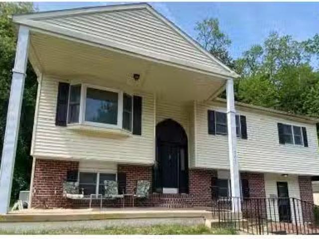 Poplar St