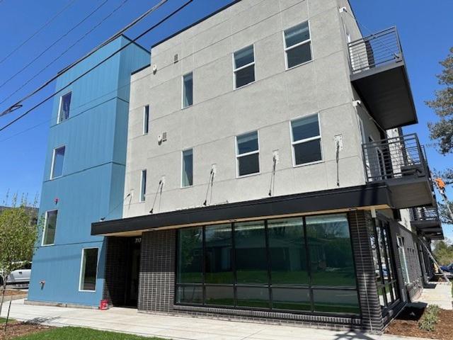 Poplar Place Studio Apartment for Rent at 7175 E 14th Ave, Denver, CO 80220 Montclair