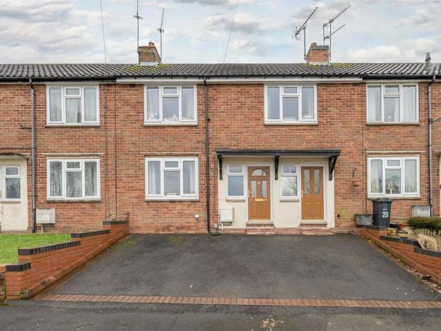Poplar Road, Kingswinford, DY6 8EU 3 bed terraced house to rent £1,195 pcm £276 pw