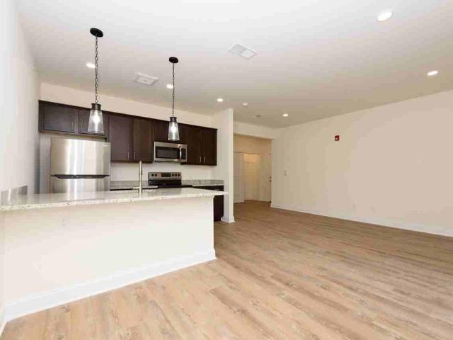 Poplar Ridge 1 Bedroom Apartment for Rent at 1040 Broadway, Rensselaer, NY 12144