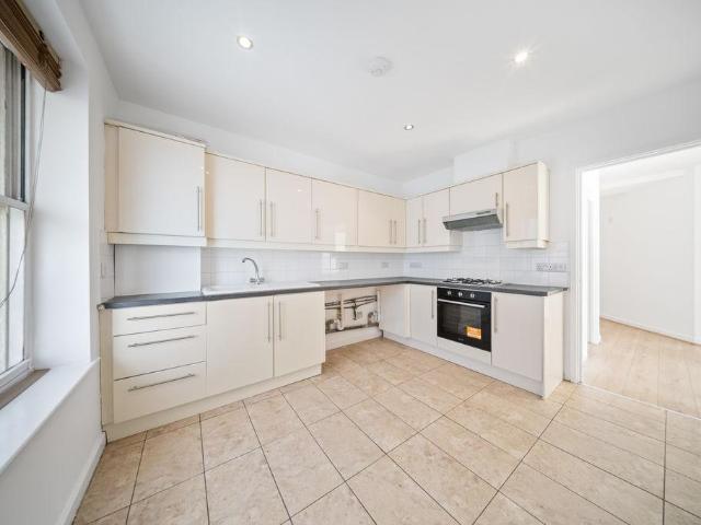 Poplar Walk, Croydon 2 bed apartment to rent £1,600 pcm £369 pw