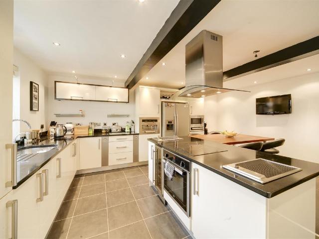Poplar Terrace, Reedsholme, Rossendale BB4, 2 bed terraced house to rent, £995 pcm | PrimeLocation