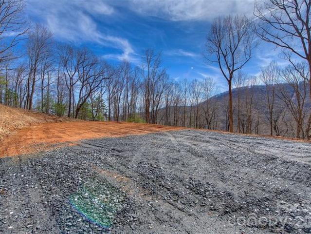 Poplar Trl, Spruce Pine, NC 28777