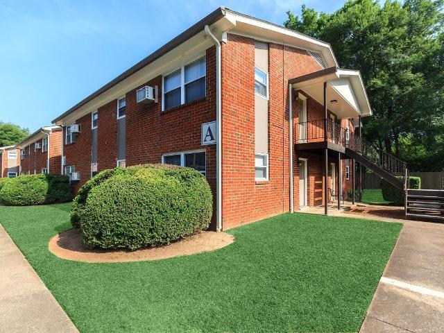 Poplar Village 1 Bedroom Apartment for Rent at 1414 Poplar Ave, Murfreesboro, TN 37129