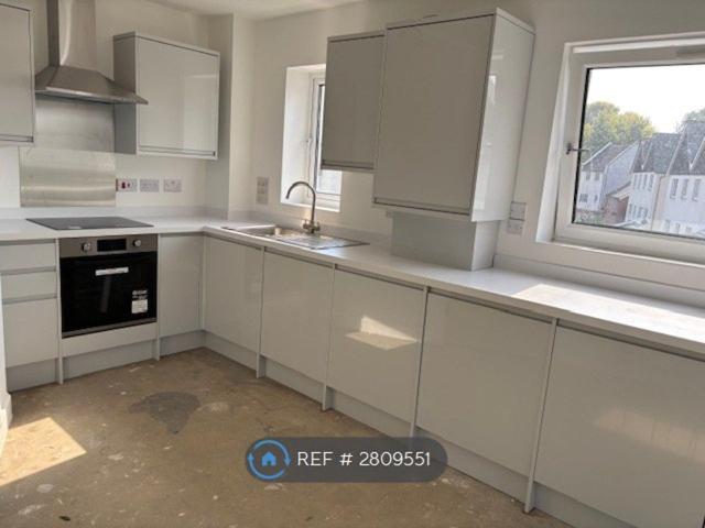 Popley, Basingstoke RG24, 2 bed flat to rent, £1,275 pcm | PrimeLocation