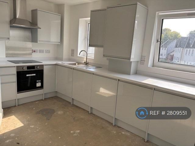Popley, Basingstoke, RG24 2 bed flat to rent £1,275 pcm £294 pw