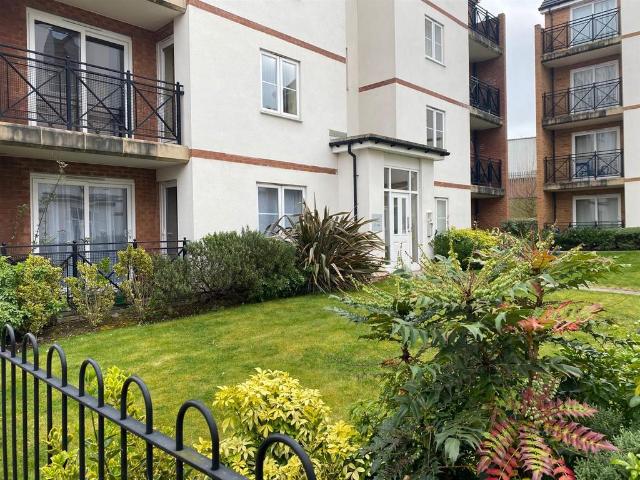 Poppleton Close, Coventry 2 bed apartment to rent £1,050 pcm £242 pw