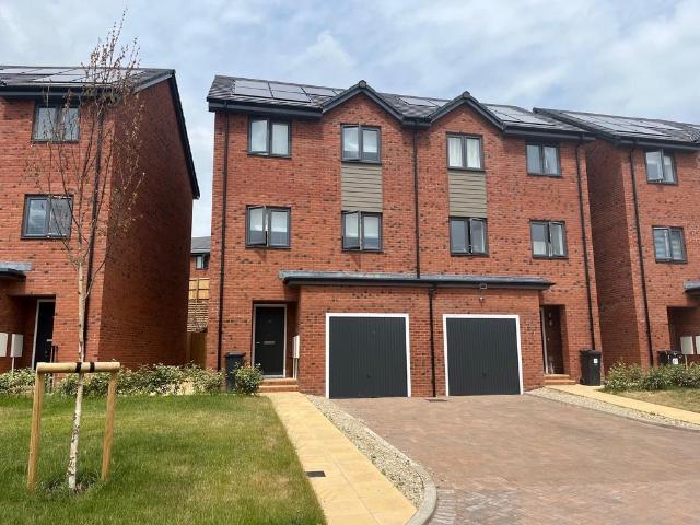 Poppy Close, Bristol, BS34 4 bed house to rent £2,750 pcm £635 pw