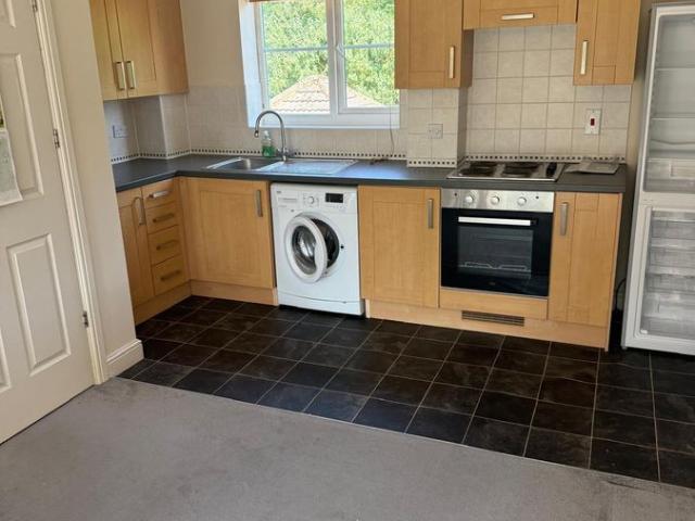 Poppy Fields, Kettering NN16, 2 bed flat to rent, £950 pcm | PrimeLocation