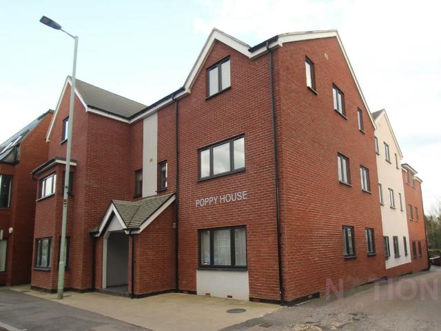 Poppy House, Paynes Park, Hitchin SG5, 2 bed flat to rent, £1,500 pcm | PrimeLocation