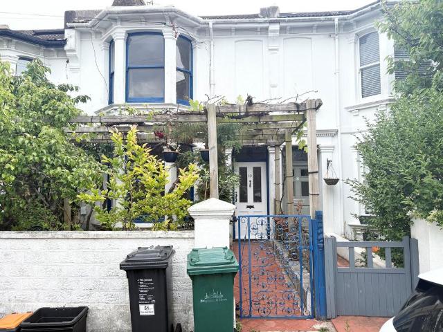 Port Hall Place, Brighton BN1 3 bed terraced house to rent £2,495 pcm £576 pw
