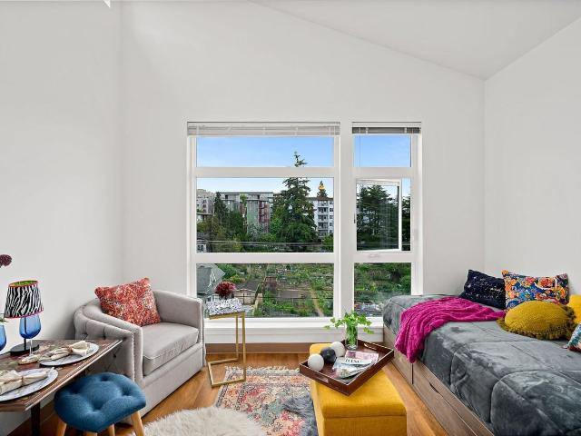 Portage Bay Flats Studio Apartment for Rent at 4029 7th Ave Ne, Seattle, WA 98105 University District