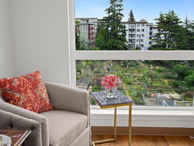 Portage Bay Flats Studio Apartment for Rent at 4029 7th Ave Ne, Seattle, WA 98105 University District