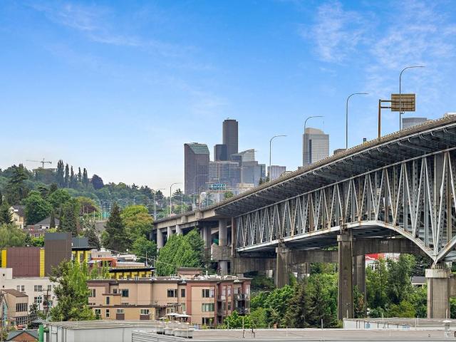 Portage Bay Flats Studio Apartment for Rent at 4029 7th Ave Ne, Seattle, WA 98105 University District