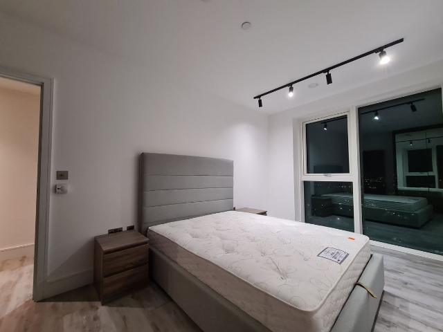 Portal Way, Acton W3, 1 bed flat to rent, £2,300 pcm | PrimeLocation