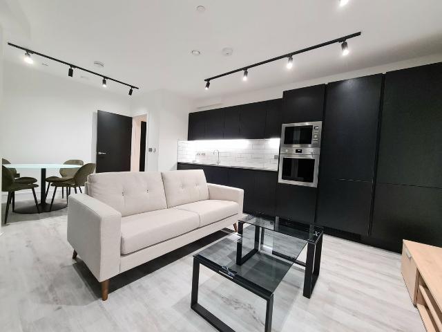 Portal Way, Acton W3, 1 bed flat to rent, £2,450 pcm | PrimeLocation