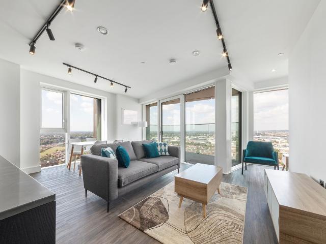Portal Way, Acton W3, 2 bed flat to rent, £2,800 pcm | PrimeLocation