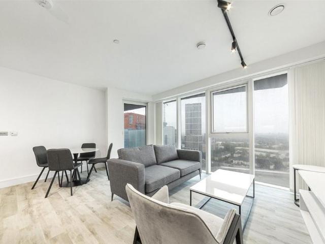 Portal Way, London W3 1 bed flat to rent £2,150 pcm £496 pw