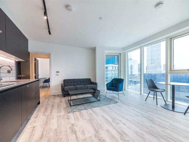 Portal Way, London W3 1 bed flat to rent £2,250 pcm £519 pw