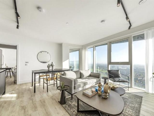 Portal Way, London W3 1 bed flat to rent £2,325 pcm £537 pw