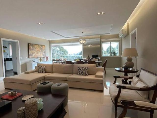 Porteira Fechada no Boulevard Tamboré com 168m2