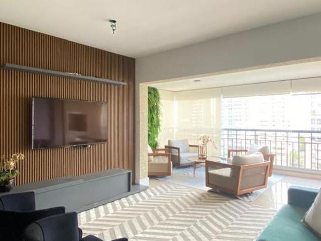 Porteira fechada andar alto no Reserve com 3 suites 4 vagas