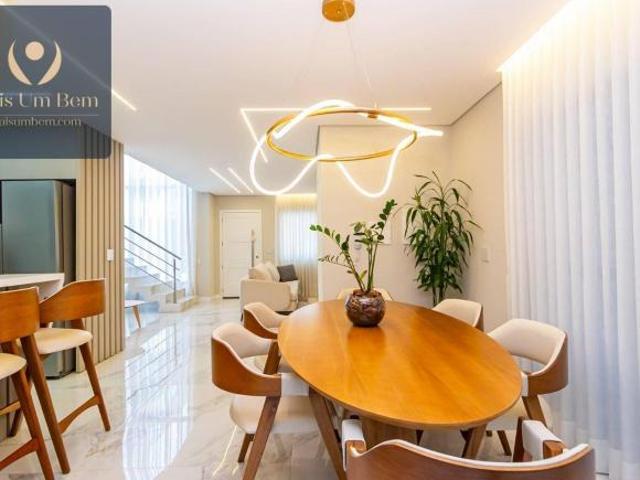 PORTEIRA FECHADA, casa finamente decorada, com 3 suítes, por R$ 1.750.000,00 Xaxim Curitiba/PR