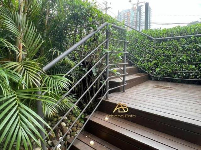 PORTEIRA FECHADA saindo apenas 1 guarda roupa e cômoda de madeira maciça e a tv. OPORTUNIDADE