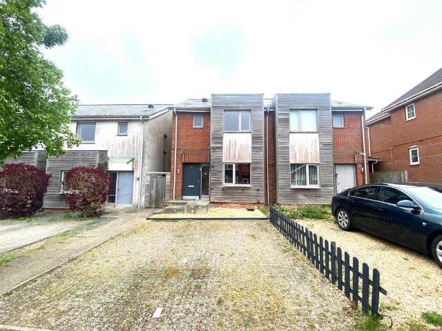 Porter Place, Ludgershall, SP11 3 bed semi detached house to rent £1,425 pcm £329 pw