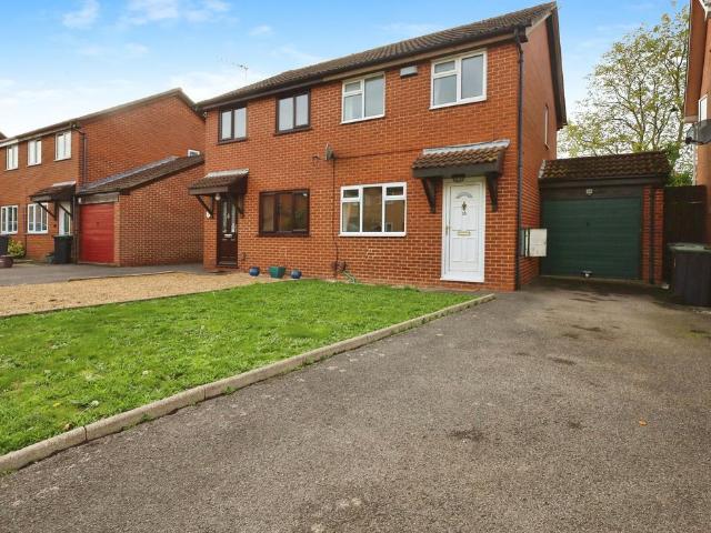 Portesham Gardens, Bournemouth BH9 2 bed house to rent £1,495 pcm £345 pw