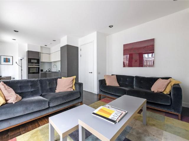 Porteus Place, London, SW4 3 bed duplex to rent £4,000 pcm £923 pw