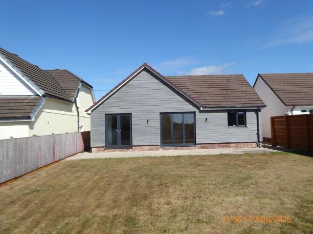 Porthyrhyd, Carmarthen SA32, 2 bed detached bungalow to rent, £1,000 pcm | PrimeLocation