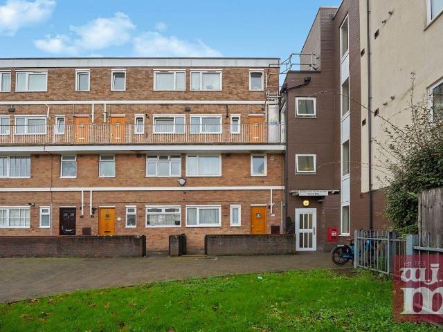 Portia Way, Mile End E3, 3 bed flat to rent, £2,750 pcm | PrimeLocation