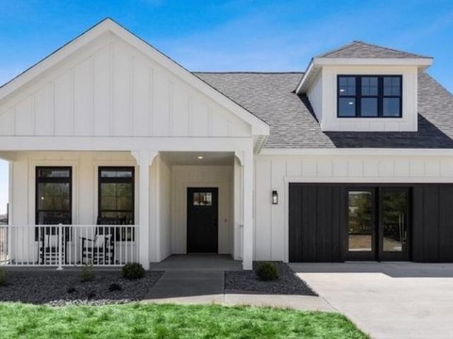 Portico Plan Domani II Courtyards at The Bluffs Community