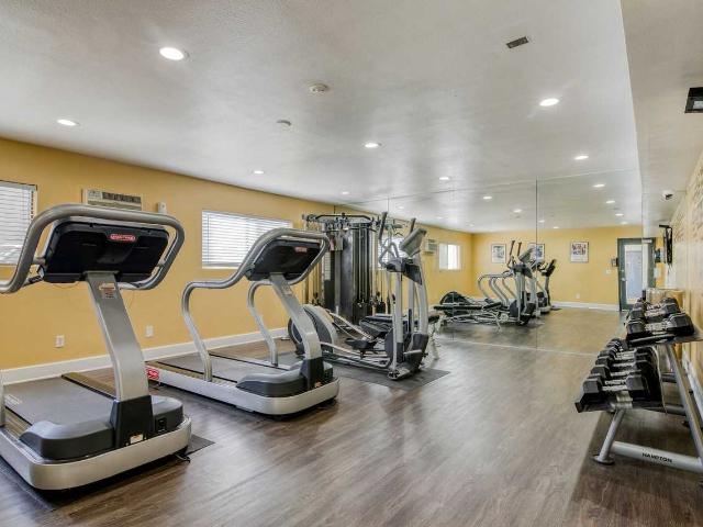 Portico 1 Bedroom Apartment for Rent at 140 W Hill Ave, Fullerton, CA 92832