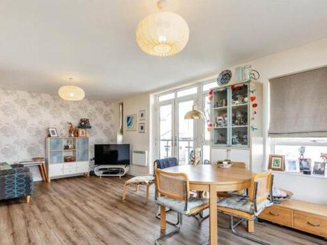 Portishead, Newfoundland Way, Bristol, 2 Bedroom Flat