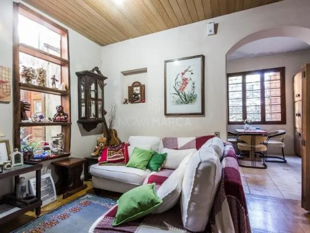 Casa, 2 vagas, bairro Rio Branco